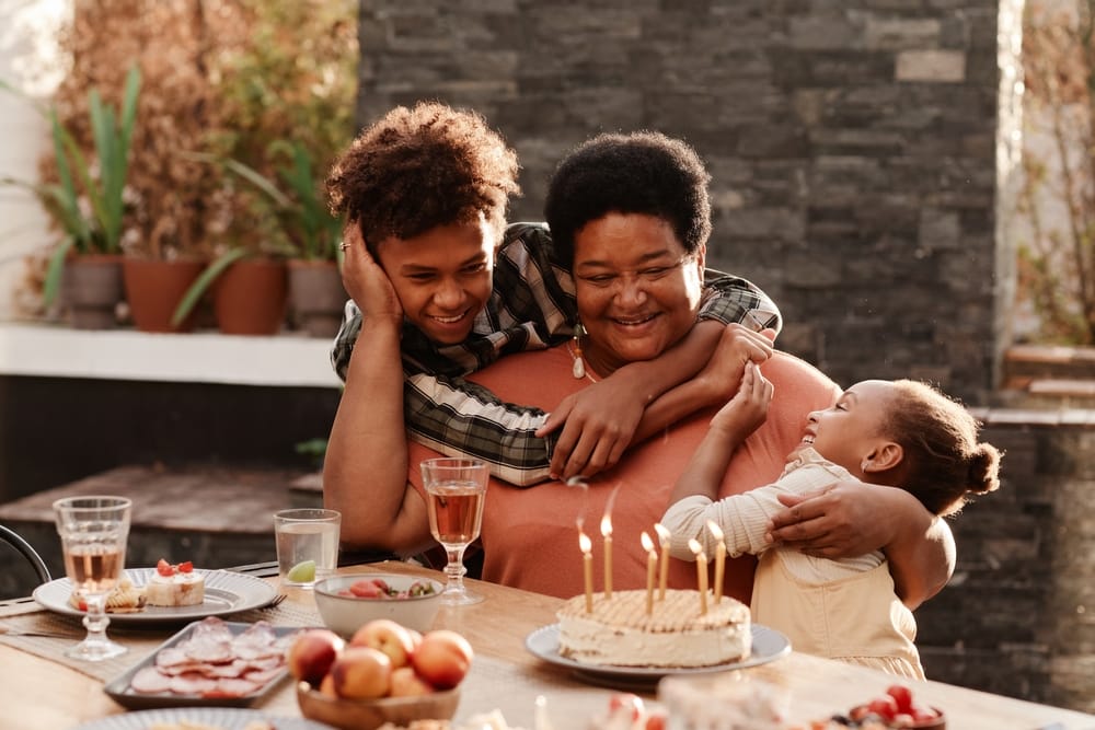 Why Being Deeply Loved By Your Grandchildren Can Extend Your Life - Bolde