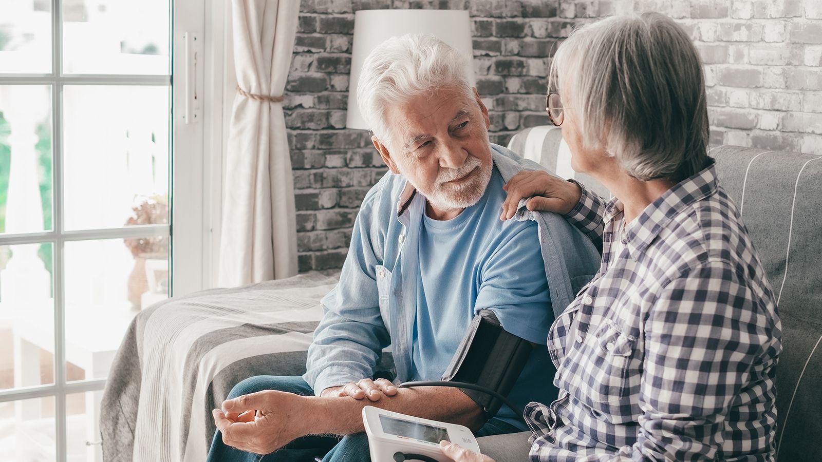 13 Sad Reasons Women Emotionally Disconnect From Their Husbands