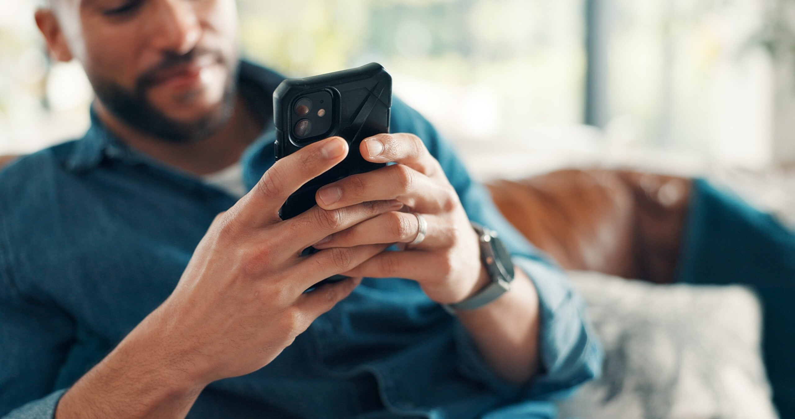 Psychology says people who take a long time to reply to messages aren’t ...