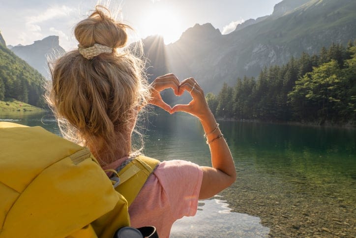 13 Sad But Relatable Signs You’re Used To Having No Friends