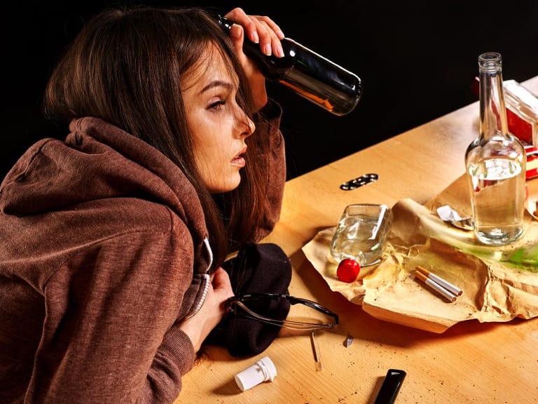 9 Reasons Getting Drunk Is Totally Overrated