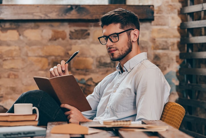 15 Fake Work Tasks People Do Just To Look Busy