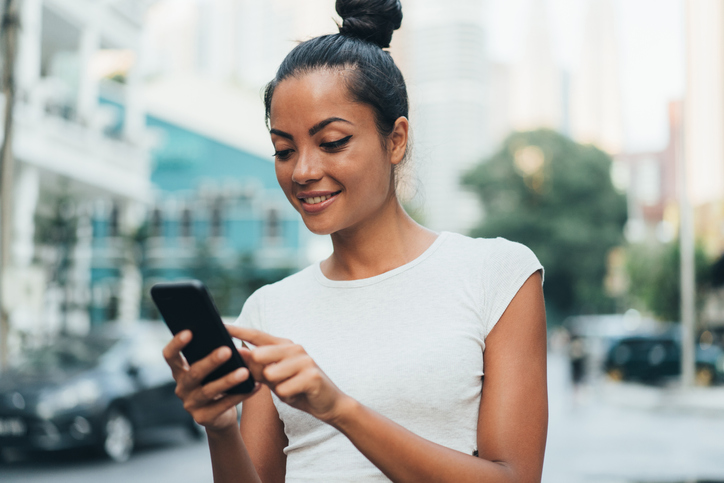 Texting The Guy You Like: What To Do And What Not To Do