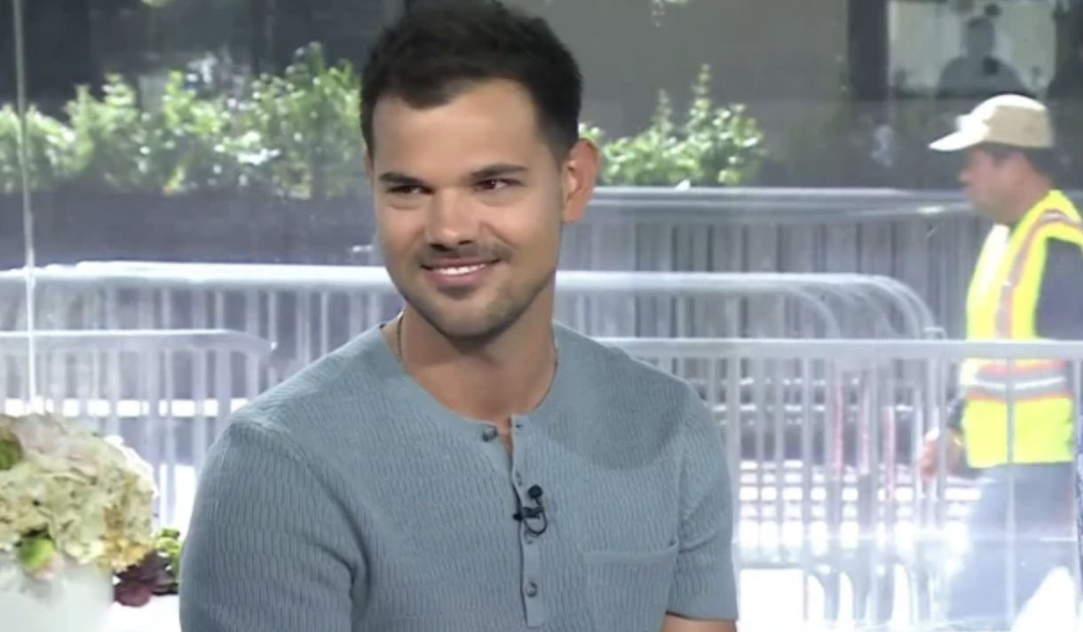 Taylor Lautner 'Praying For John Mayer' Now That Taylor Swift Is Re ...