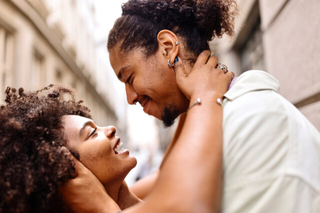 What Does Love Feel Like? 33 Signs You're Experiencing It