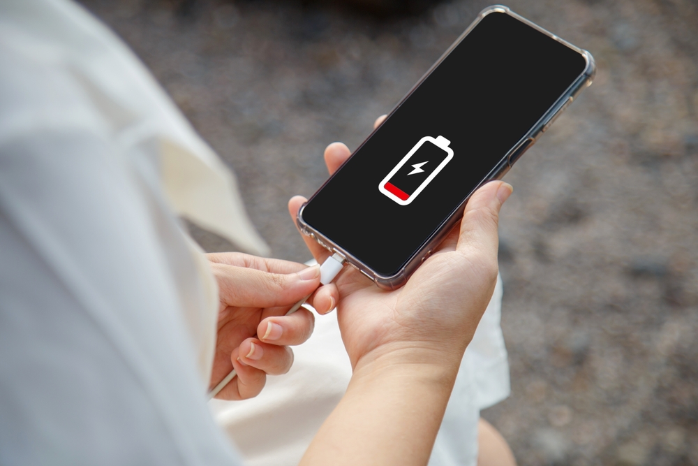 If Your Phone Gets Hot While Charging, Here's When To Worry - Bolde