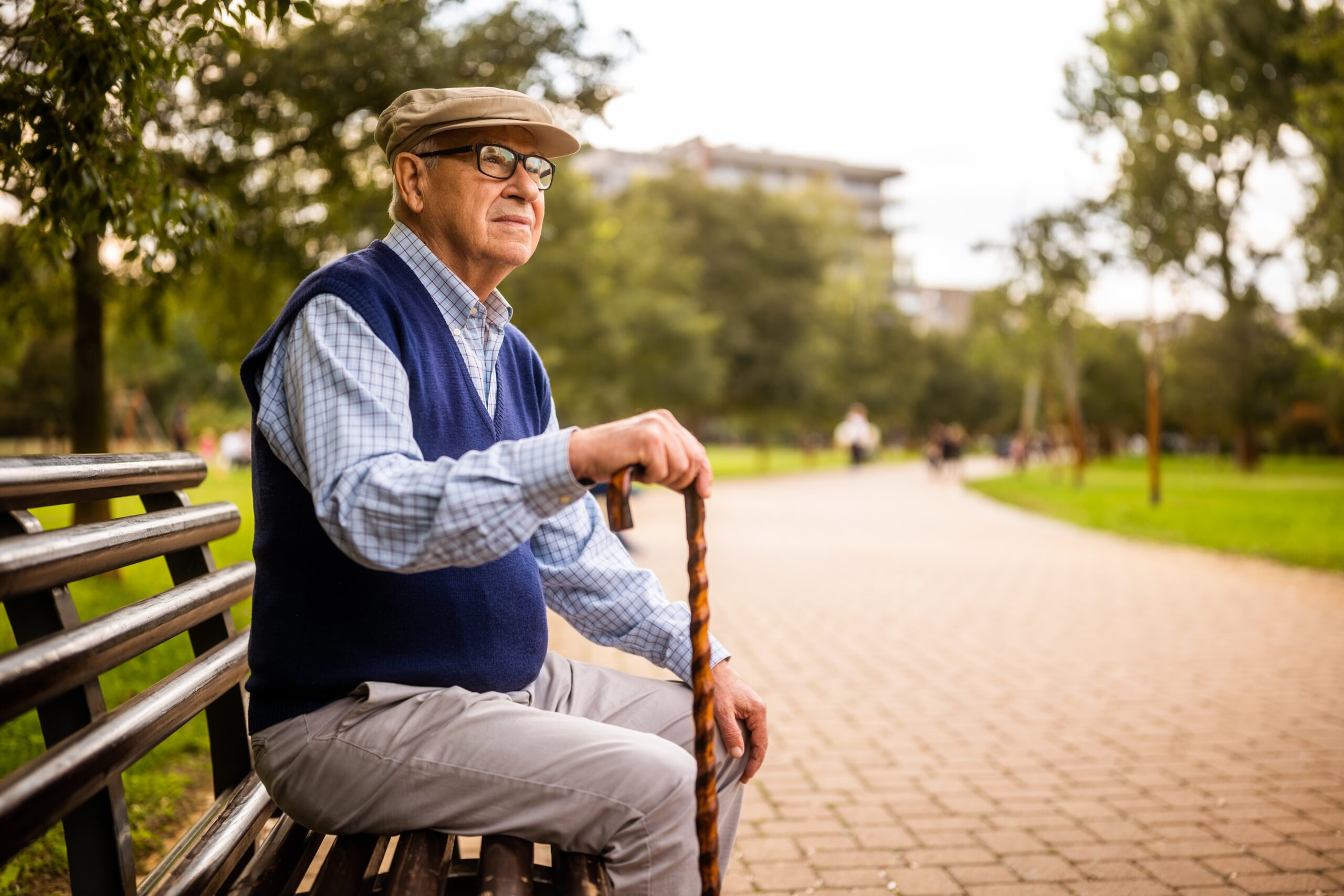 When people over 70 look back on their lives, these 10 regrets come up ...