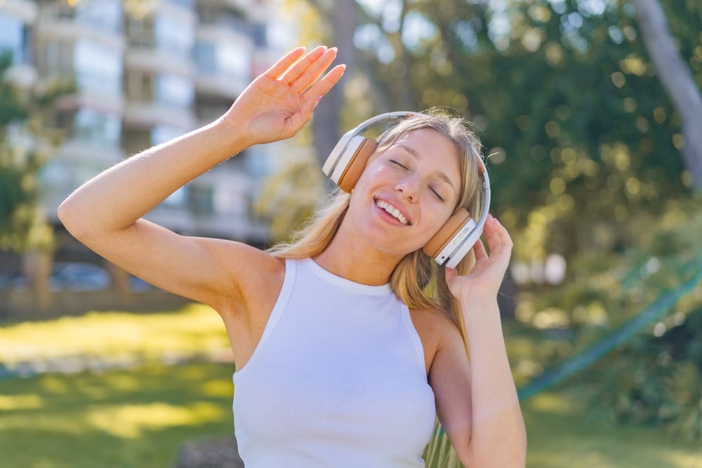 If you listen to the same songs on repeat, psychology says you're not ...